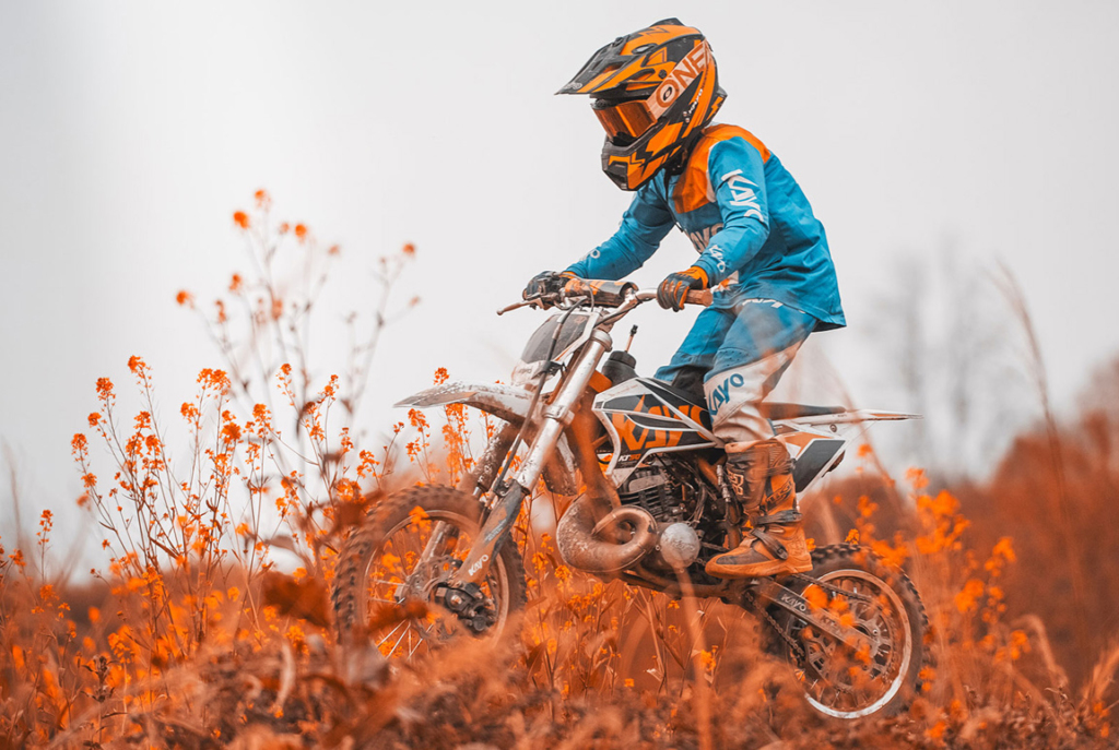 Populær 50cc Kayo KT50 2-takts Mini Crosser til børn fra 7-10 år