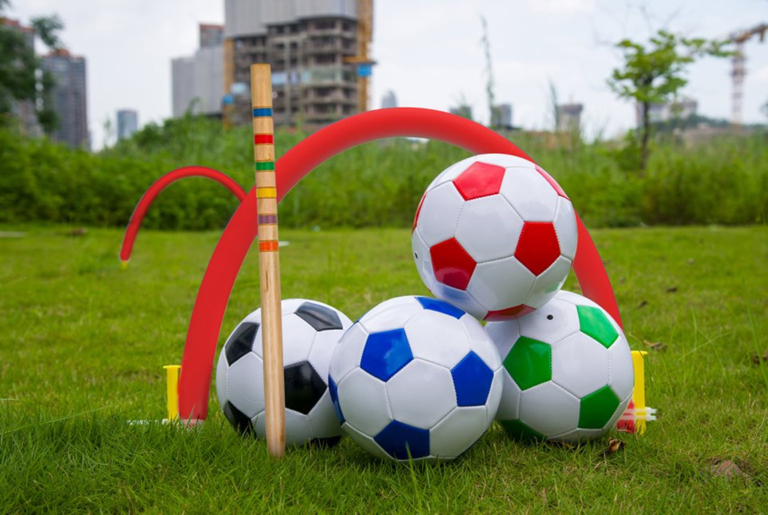 Fodbold-Kroket Pro – Fordi kroket er sjovere når man må sparke